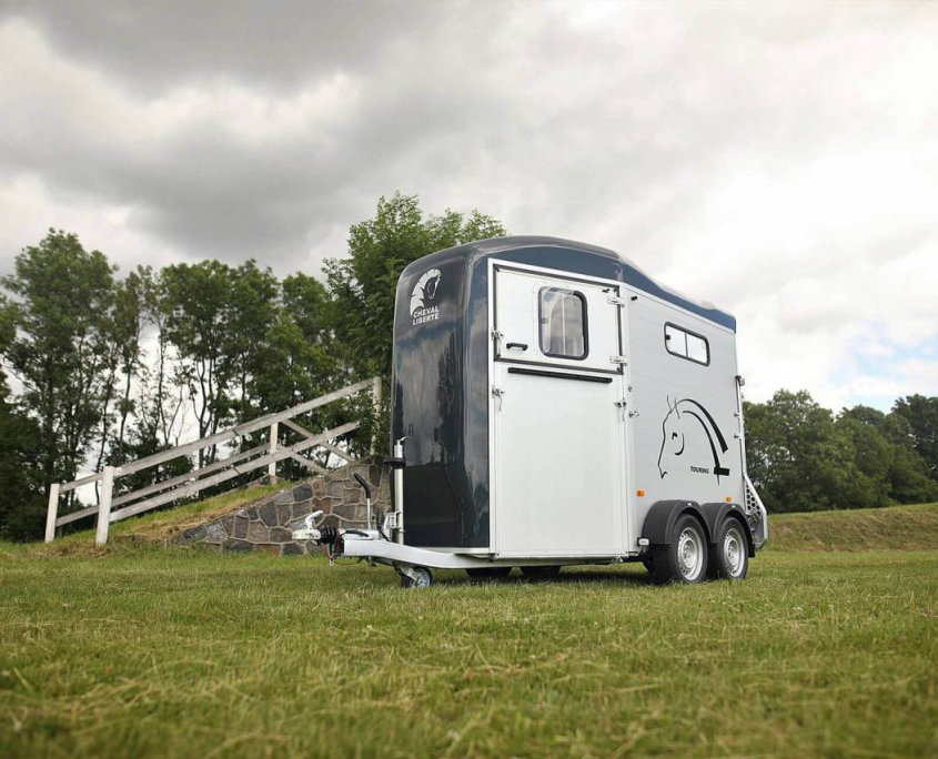 Vans occasions et neufs - Vans chevaux Ifor Williams Cheval Liberté - GLR